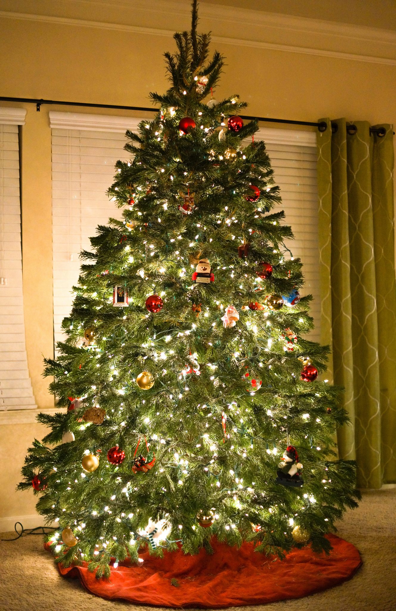 The Perfect Christmas Tree - Caitlin Houston