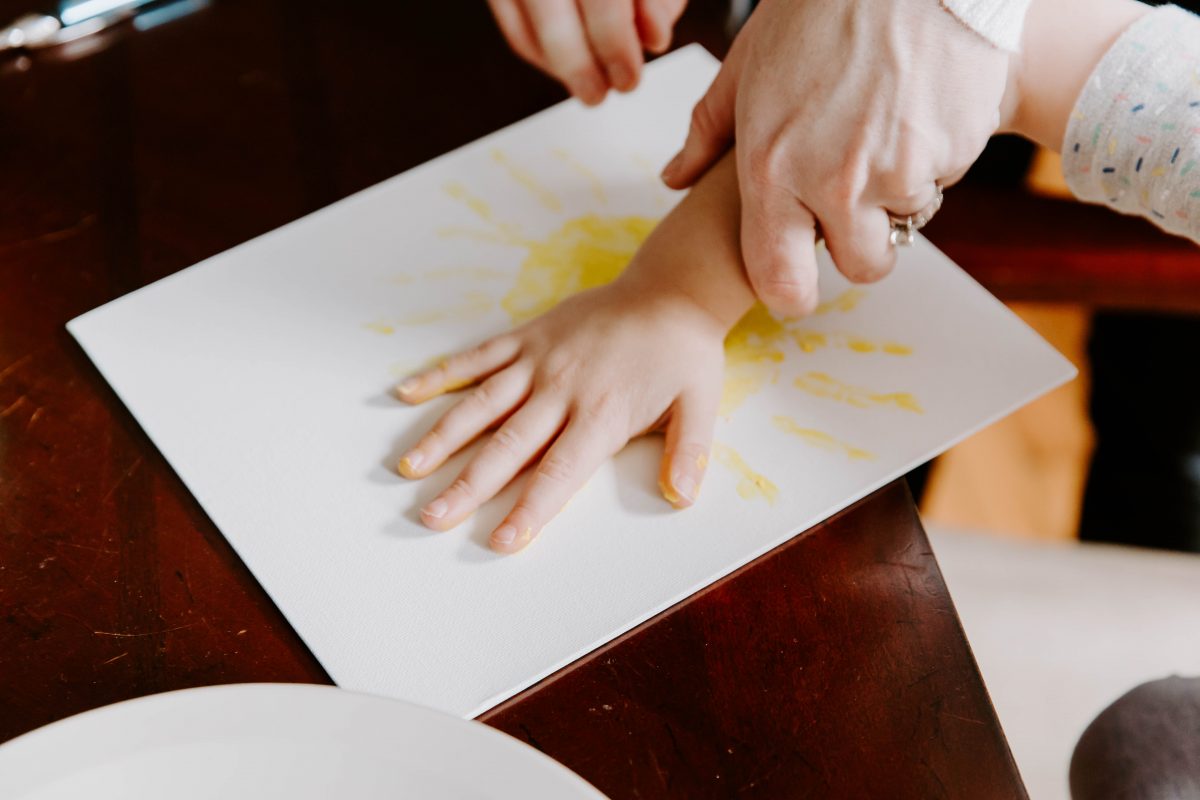 10 Easy Ways to Make Mom Feel Special - Caitlin Houston